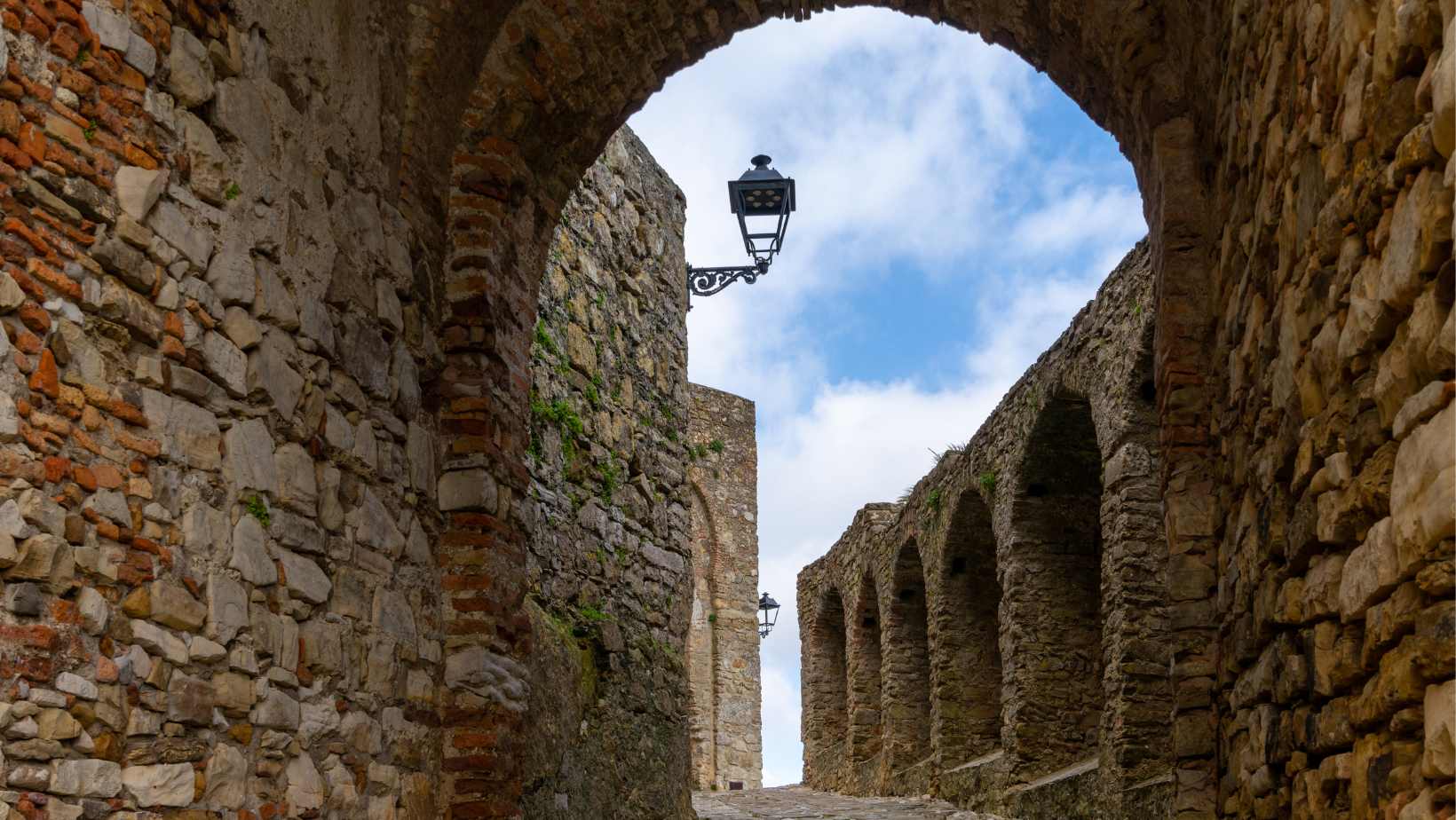 10 imprescindibles que ver en Castellar de la Frontera - Autocares Ríos ...