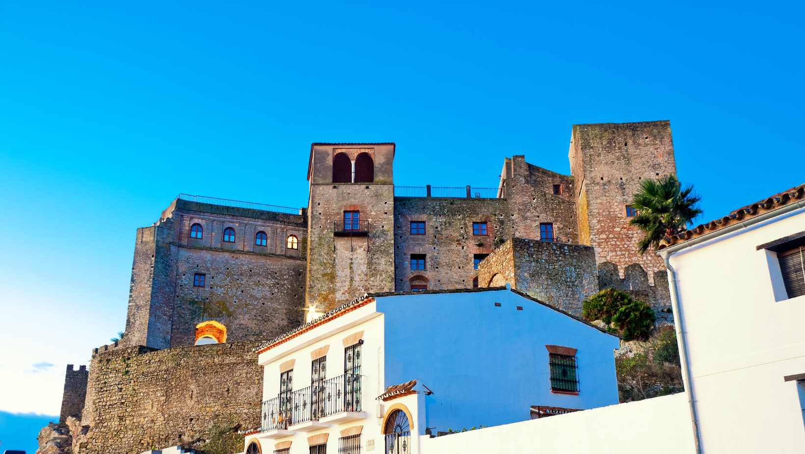 10 imprescindibles que ver en Castellar de la Frontera - Autocares Ríos | Alquiler de Autocares